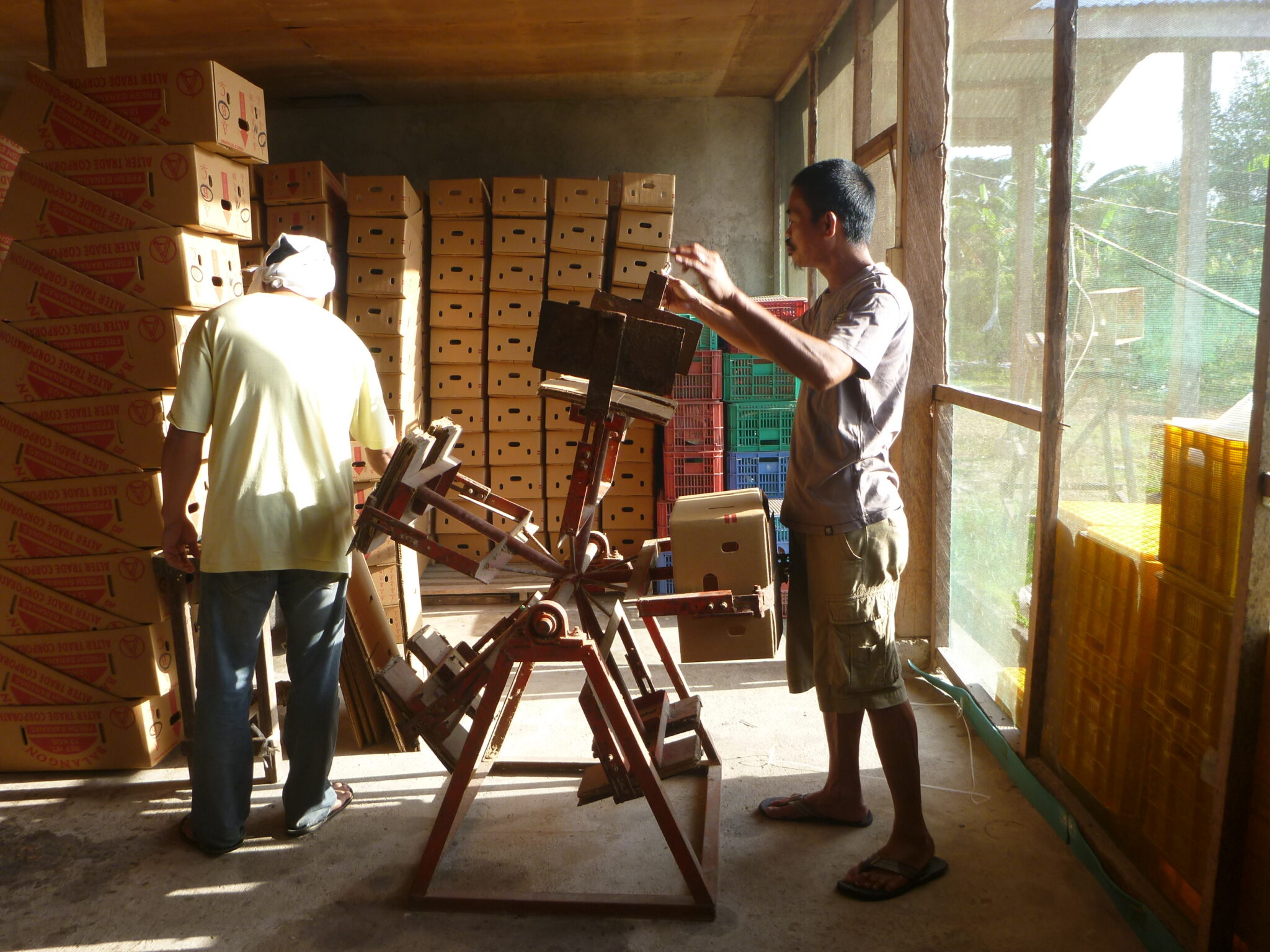 Alter Trade Japan（オルター･トレード･ジャパン）｜交易を通じて生産者と消費者をつなぐ会社｜バランゴンバナナにこの道具あり ...